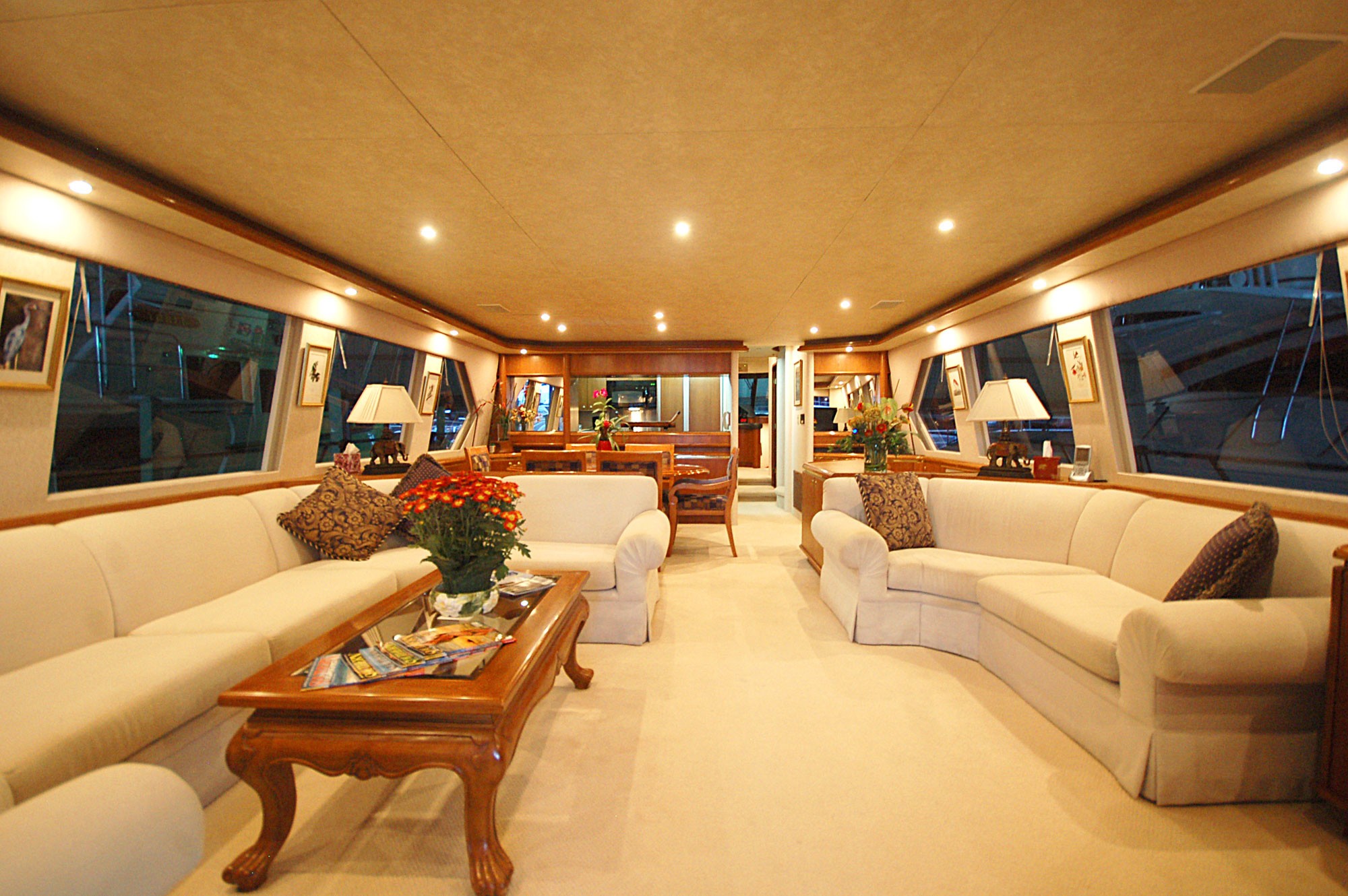 Yacht DIVIDEND, a West Bay SonShip Superyacht | CHARTERWORLD Luxury ...